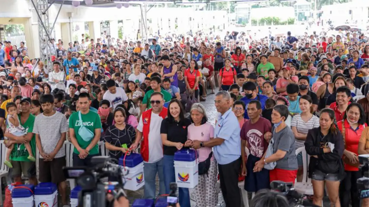 PCSO, MMDA, QUEZON CITY LGU DISTRIBUTE IMMEDIATE RELIEF TO 2,000 ...